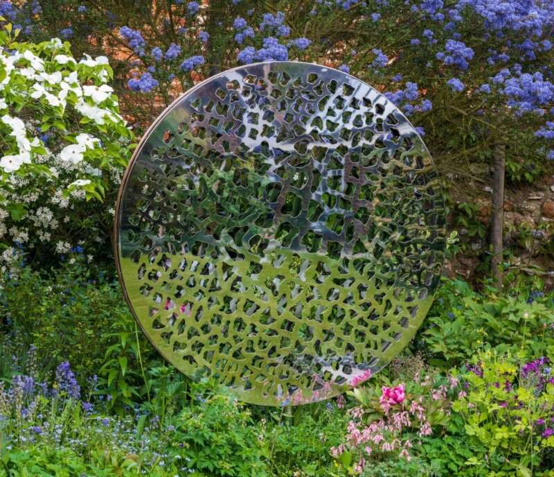 The Art of Selecting a Garden Sculpture - NICHOLSONS